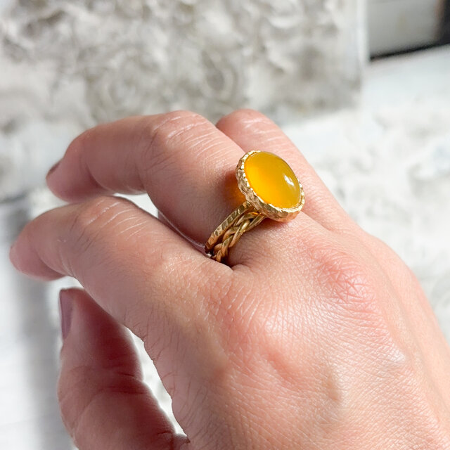イエローカルセドニーのドラジェ（幸福の種）リング | iichi 日々の暮らしを心地よくするハンドメイドやアンティークのマーケットプレイス