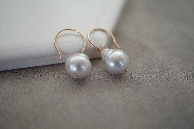 【drop】 K10 南洋バロックUピアス | iichi 日々の暮らしを心地よくするハンドメイドやアンティークのマーケットプレイス