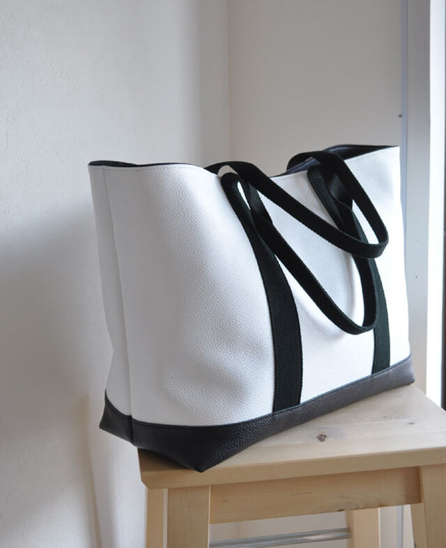スペシャルプライス☆ シンプルトート（ ビッグサイズ ） ピュアホワイト／ブラック | iichi 日々の暮らしを心地よくするハンドメイドやアンティークのマーケットプレイス