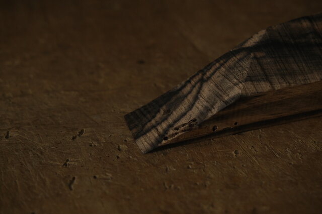 端材オブジェ｜黒柿（E） | iichi 日々の暮らしを心地よくするハンドメイドやアンティークのマーケットプレイス