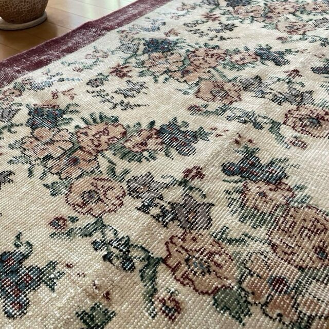 104×200 キナリ×ボルドー 薔薇の街 トルコヴィンテージラグ | iichi 日々の暮らしを心地よくするハンドメイドやアンティークのマーケットプレイス