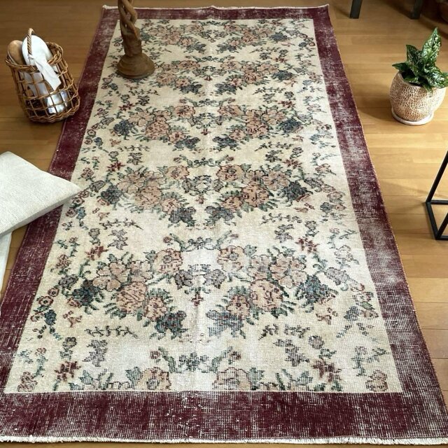 104×200 キナリ×ボルドー 薔薇の街 トルコヴィンテージラグ | iichi 日々の暮らしを心地よくするハンドメイドやアンティークのマーケットプレイス