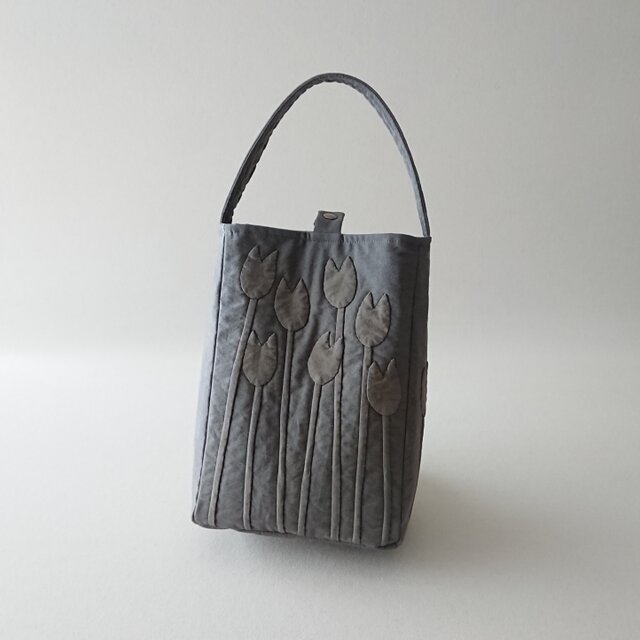 tulip applique one-handle bag | iichi 日々の暮らしを心地よくするハンドメイドやアンティークのマーケットプレイス