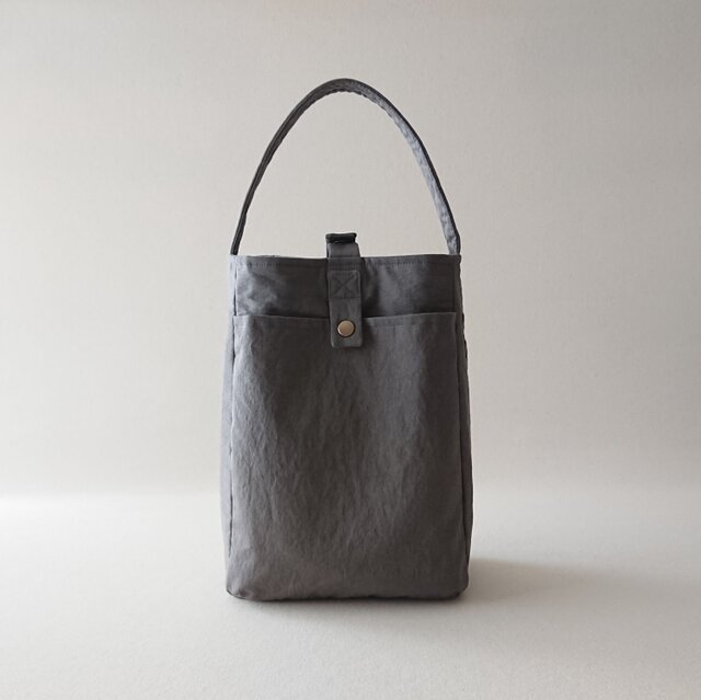 tulip applique one-handle bag | iichi 日々の暮らしを心地よくするハンドメイドやアンティークのマーケットプレイス