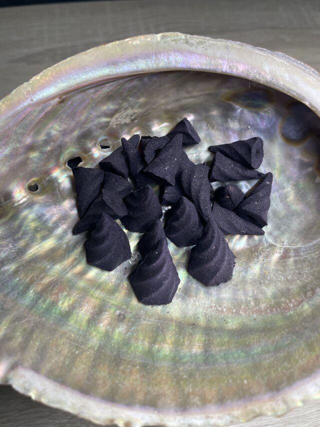 レムリアのお香 虹(小瓶) | iichi 日々の暮らしを心地よくするハンドメイドやアンティークのマーケットプレイス