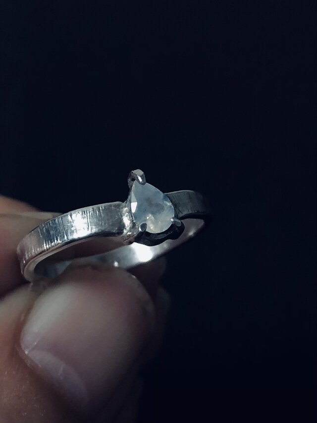 シルキーサファイアのsilver製リング | iichi 日々の暮らしを心地よくするハンドメイドやアンティークのマーケットプレイス