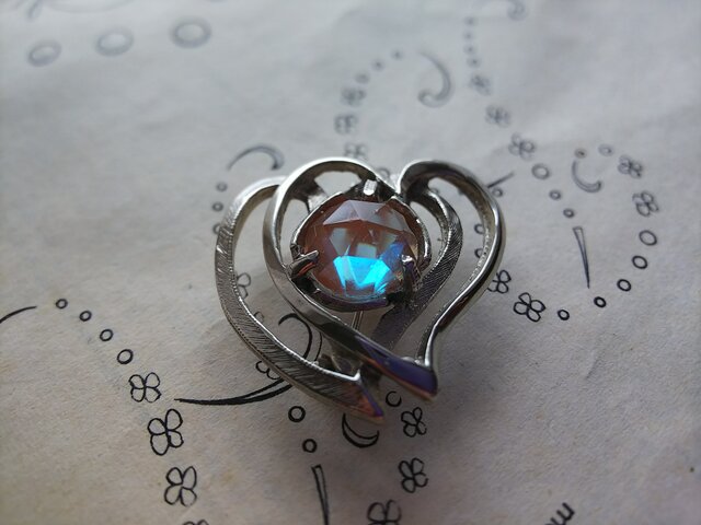 アンティーク ローズカットサフィレット／SilverトーンHeart ブローチ&ネックレス | iichi 日々の暮らしを心地よくするハンドメイドやアンティークのマーケットプレイス