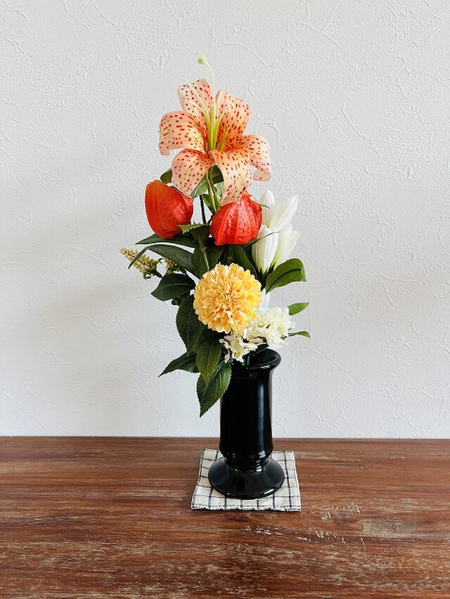 お仏花ブーケ 】ほおずき×リリー | iichi 日々の暮らしを心地よくするハンドメイドやアンティークのマーケットプレイス