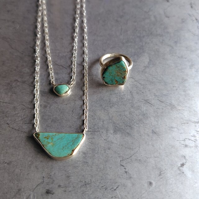 ターコイズシルバーリング#12 | iichi 日々の暮らしを心地よくするハンドメイドやアンティークのマーケットプレイス