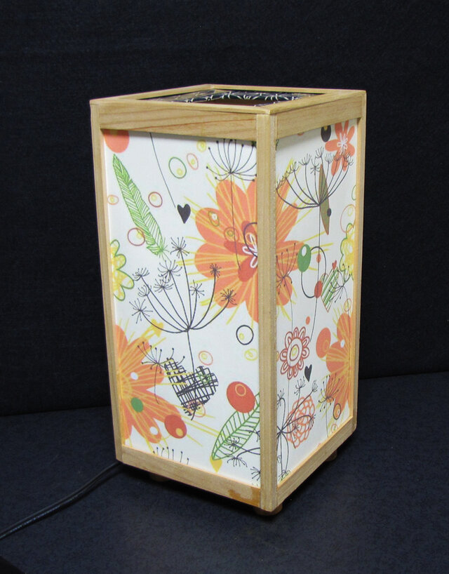 「浮遊花哀愁」／美と耐久性を高めるラミネート／LED昼白色･桧枠造・フイルム加工・軽量／至福の灯火!! | iichi 日々の暮らしを心地よくするハンドメイドやアンティークのマーケットプレイス