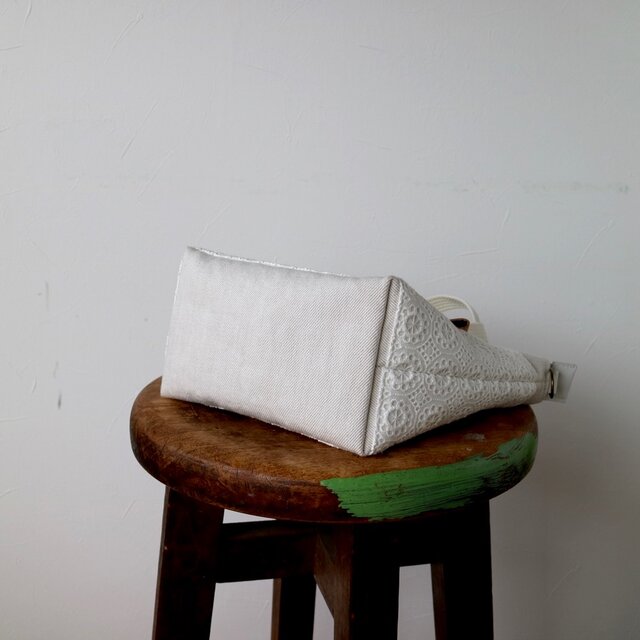 サークルレース 2Wayプチバッグ オフ白 | iichi 日々の暮らしを心地よくするハンドメイドやアンティークのマーケットプレイス