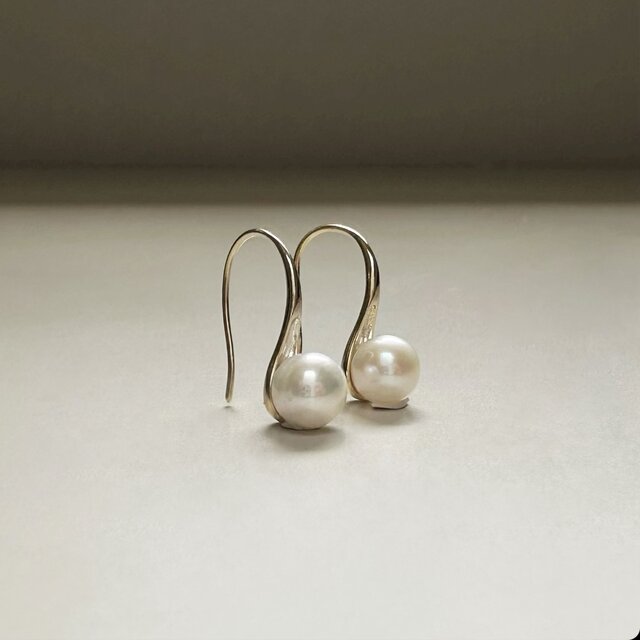 淡水パール ドロップピアス/Silverカラー・イヤリングに変更可 | iichi 日々の暮らしを心地よくするハンドメイドやアンティークのマーケットプレイス