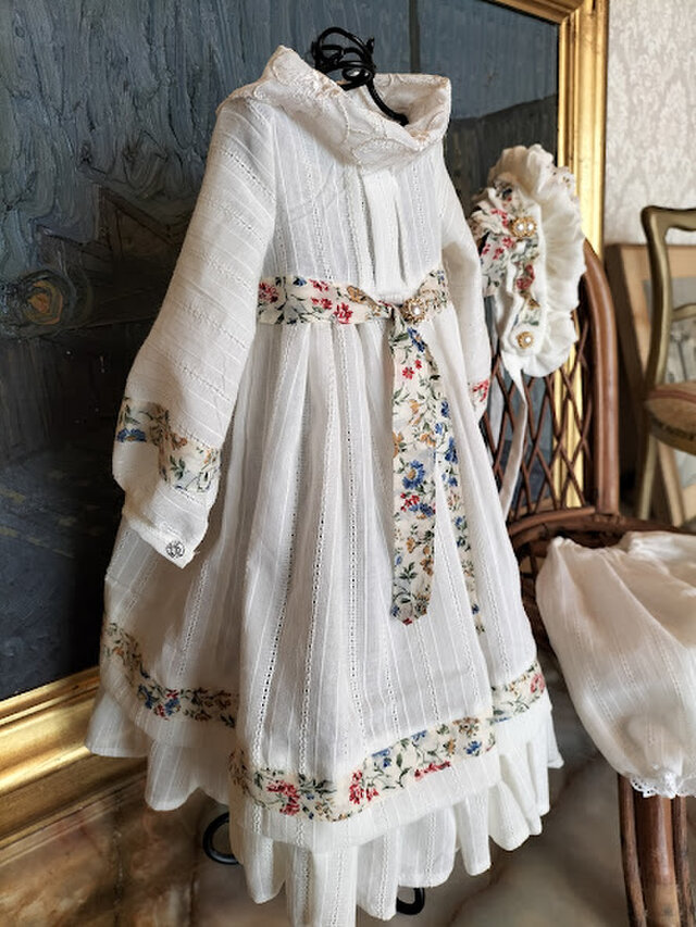 ドール背丈53cm前後用 地織ローン地ドレスとボネとドロワースのセット 送料込み | iichi 日々の暮らしを心地よくするハンドメイドやアンティークのマーケットプレイス