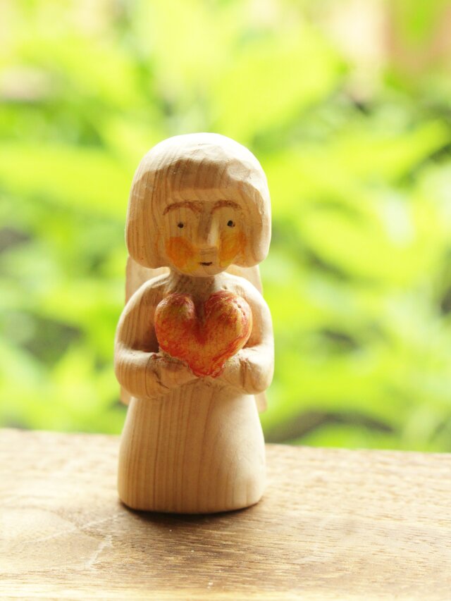 木彫り 天使 ④ | iichi 日々の暮らしを心地よくするハンドメイドやアンティークのマーケットプレイス