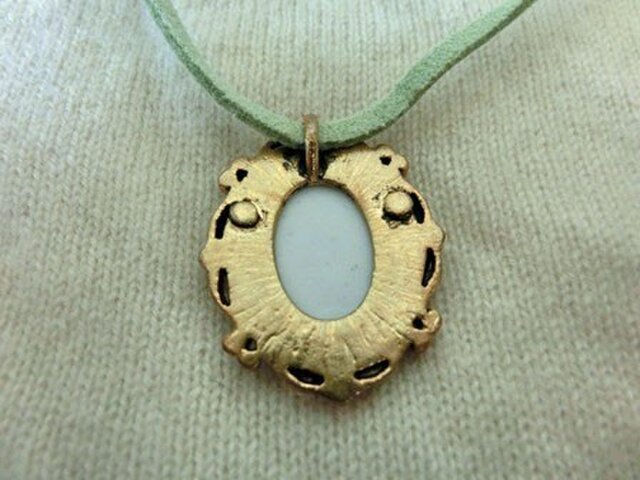 ペンダント＊砂糖菓子みたいなEaster bunny | iichi ハンドメイド・クラフト作品・手仕事品の通販