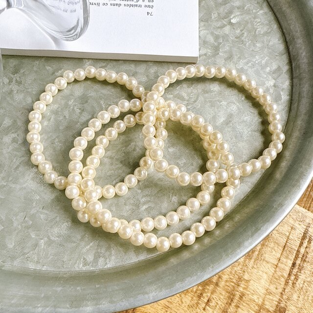 B146-ヴィンテージブレスレット U.S.A. 1980s Fake Pearl Four Bracelet | iichi 日々の暮らしを心地よくするハンドメイドやアンティークのマーケットプレイス