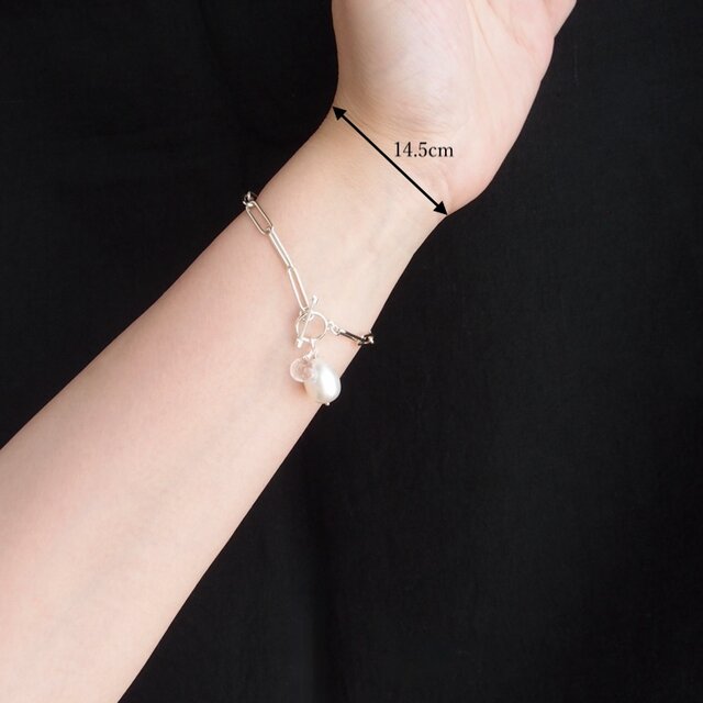 Silver Plane Chain Bracelet／プレーンチェーンブレスレット（Pearl × Crystal） | iichi 日々の暮らしを心地よくするハンドメイドやアンティークの ...