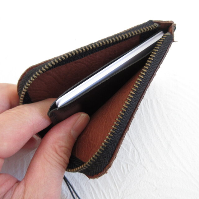 スリムタイプ♪《牛革》L字ファスナー・コインケース・型押しペイズリー・0038 | iichi 日々の暮らしを心地よくするハンドメイドやアンティークのマーケットプレイス