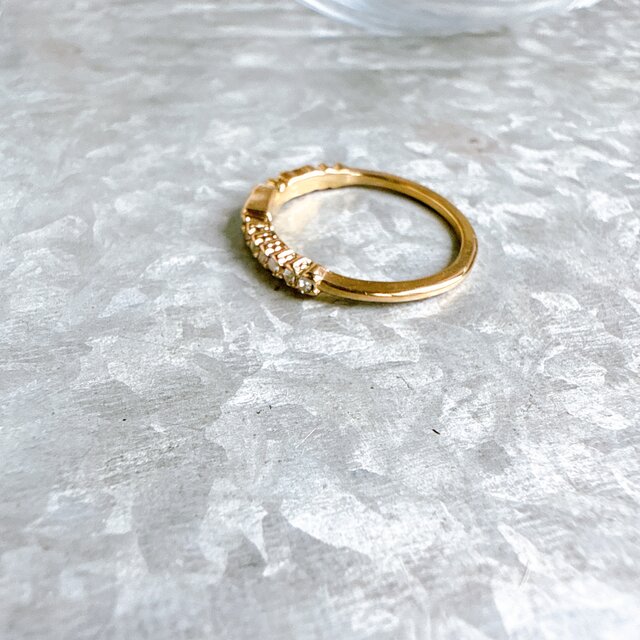 RA113-【 AVON 】エイボン・ヴィンテージリング 1980s Milky White Glass Rhinestones | iichi 日々の暮らしを心地よくするハンドメイドや ...