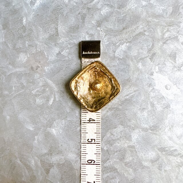 P679-ヴィンテージピアス U.S.A. 1970〜80s Gold Tone Red Enamel Paint Square | iichi 日々の暮らしを心地よくするハンドメイドや ...