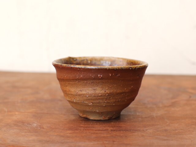 備前焼 ぐい呑み gi-062 | iichi 日々の暮らしを心地よくするハンドメイドやアンティークのマーケットプレイス