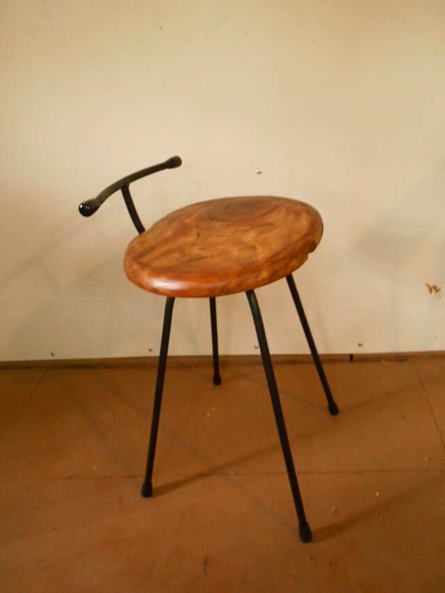 けやきアイアンカフェテーブルイスセット 06-11 | iichi 日々の暮らしを心地よくするハンドメイドやアンティークのマーケットプレイス