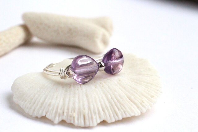 アメジスト Ribbon Wire Ring | iichi 日々の暮らしを心地よくするハンドメイドやアンティークのマーケットプレイス