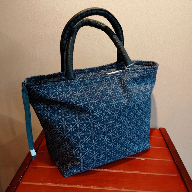 着物 トート型手さげバッグ（大）ファスナー付き | iichi 日々の暮らしを心地よくするハンドメイドやアンティークのマーケットプレイス