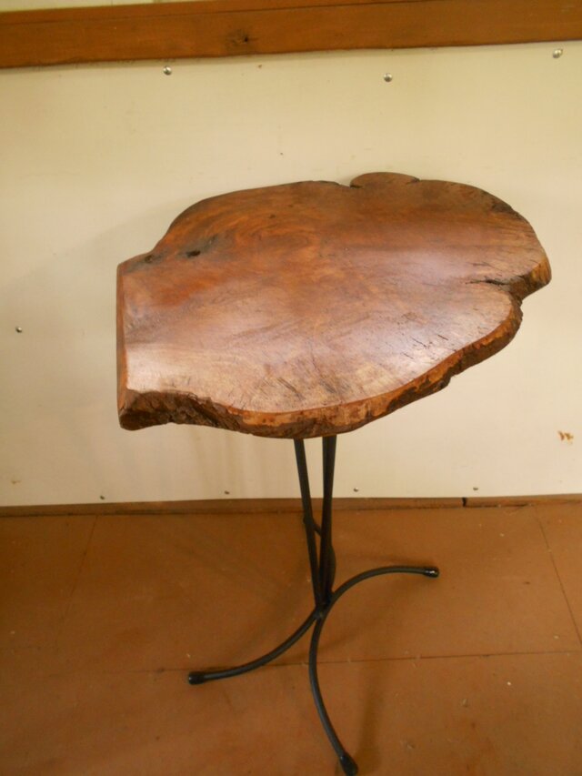 けやきアイアンカフェテーブル 06-11 | iichi 日々の暮らしを心地よくするハンドメイドやアンティークのマーケットプレイス