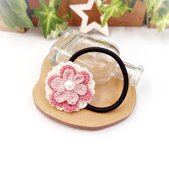 レースのお花ヘアゴム/ピンク | iichi 日々の暮らしを心地よくするハンドメイドやアンティークのマーケットプレイス