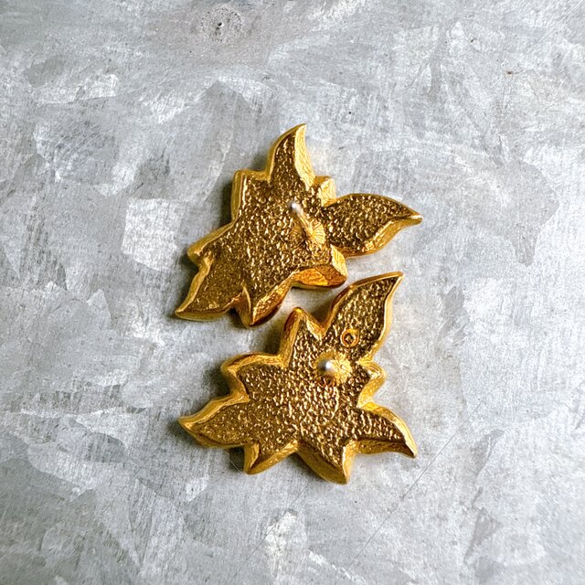 PA346-【 AVON 】エイボン・ヴィンテージピアス 90s Blue Enamel Rhinestone Flowers | iichi 日々の暮らしを心地よくするハンドメイドや ...