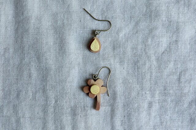 hana-to-amaiameピアス(イヤリング、アレルギー対応フック可) | iichi 日々の暮らしを心地よくするハンドメイドやアンティークのマーケットプレイス