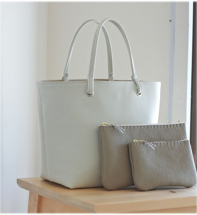 ジップポーチ ラテグレージュ（ マット ） Lサイズ | iichi 日々の暮らしを心地よくするハンドメイドやアンティークのマーケットプレイス