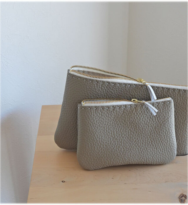 ジップポーチ ラテグレージュ（ マット ） Lサイズ | iichi 日々の暮らしを心地よくするハンドメイドやアンティークのマーケットプレイス