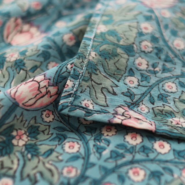 木版染め ブロックプリント 大判ハンカチ（ロータス/ブルー）23 | iichi 日々の暮らしを心地よくするハンドメイドやアンティークのマーケットプレイス