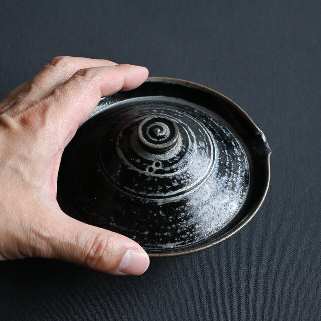 銀化天目 絞り出し 1 | iichi 日々の暮らしを心地よくするハンドメイドやアンティークのマーケットプレイス