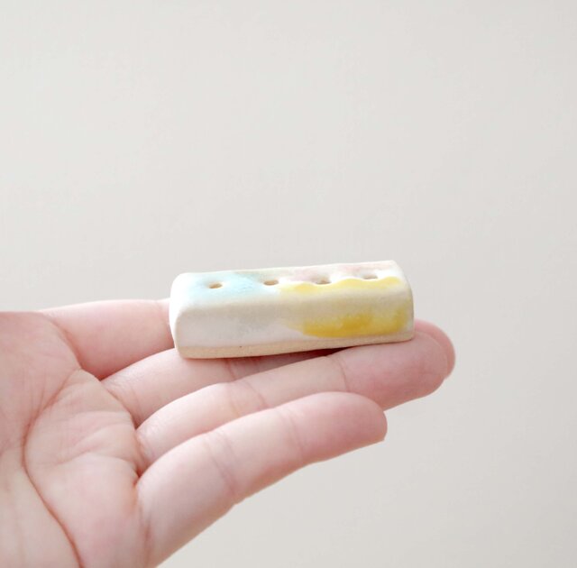 陶土の一連花立て 春色三彩 ＊ ドライフラワー付き | iichi 日々の暮らしを心地よくするハンドメイドやアンティークのマーケットプレイス