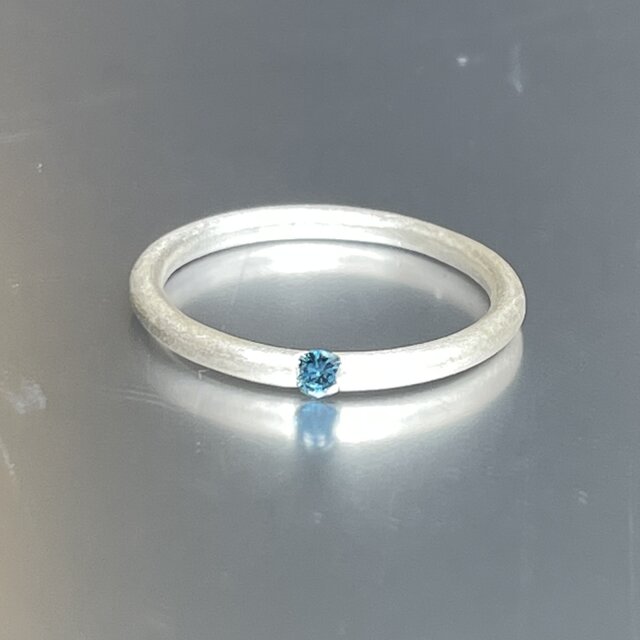 ディープブルー ダイヤモンド 2.6㎜ plain シルバーSV925リング | iichi 日々の暮らしを心地よくするハンドメイドやアンティークのマーケットプレイス