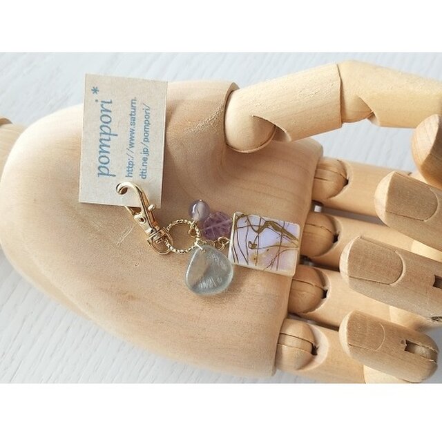 シェルとアメジストのミニチャーム | iichi 日々の暮らしを心地よくするハンドメイドやアンティークのマーケットプレイス