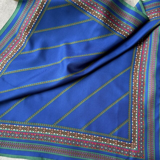 SC10-ヴィンテージスカーフ Italy 1980s Geometric Art Square Scarf | iichi 日々の暮らしを心地よくするハンドメイドやアンティークのマーケットプレイス