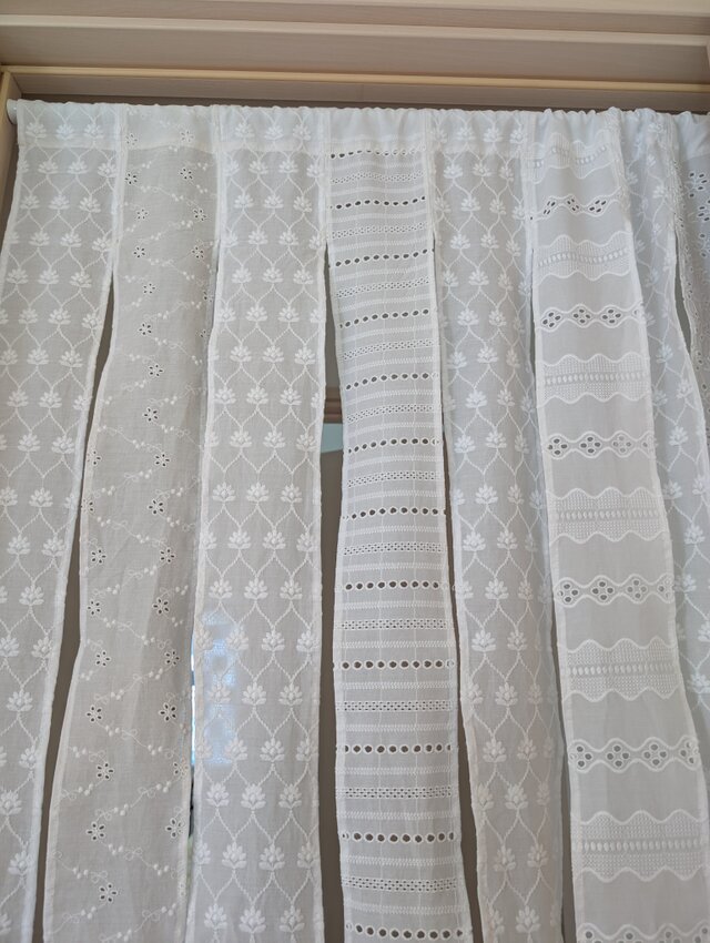 ♥️コットンレース♥️8連のれん♥️ロマンチック♥️アンティーク風インテリア♥️★77 125〜135★ | iichi 日々の暮らしを心地よくするハンドメイドやアンティークのマーケットプレイス