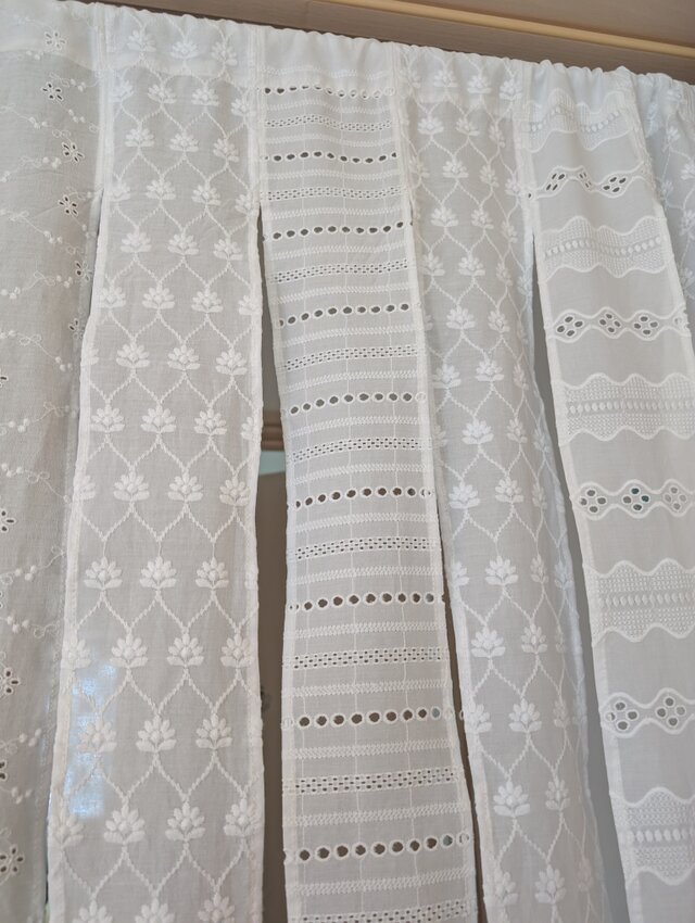 ♥️コットンレース♥️8連のれん♥️ロマンチック♥️アンティーク風インテリア♥️★77 125〜135★ | iichi 日々の暮らしを心地よくするハンドメイドやアンティークのマーケットプレイス