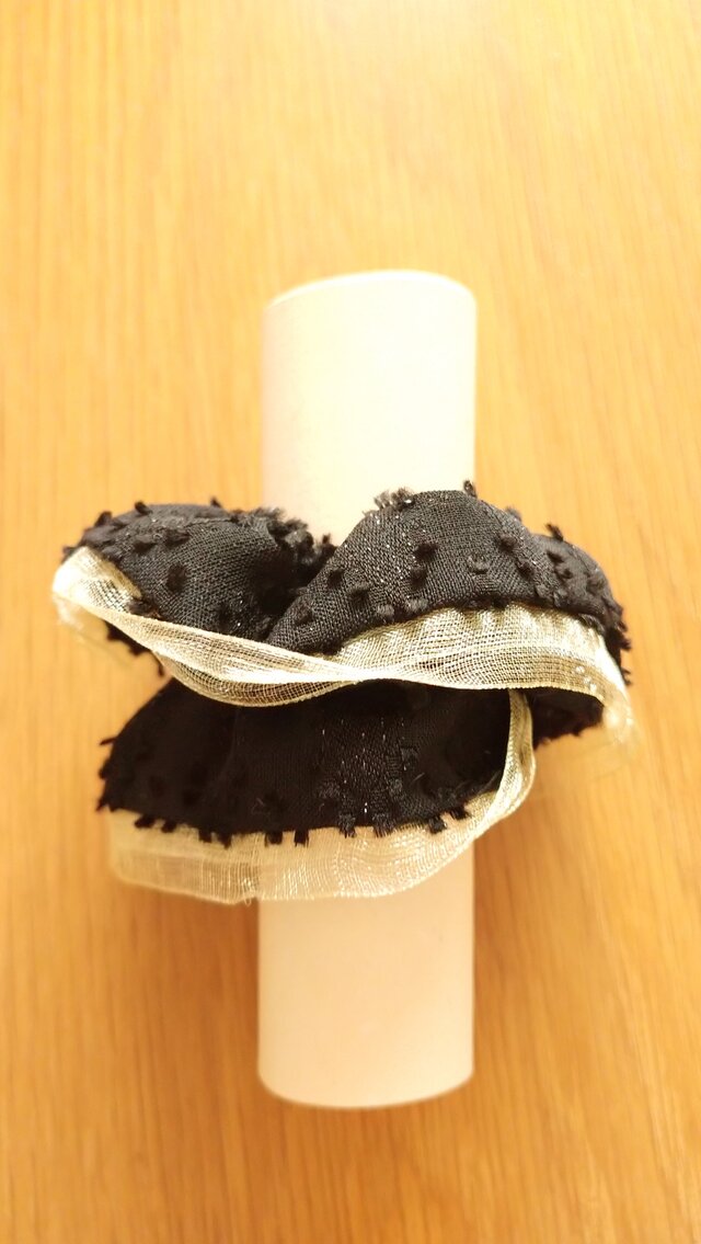 月夜のシュシュ(M) | iichi 日々の暮らしを心地よくするハンドメイドやアンティークのマーケットプレイス