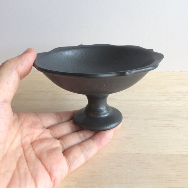 稜花ミニコンポート（黒） | iichi 日々の暮らしを心地よくするハンドメイドやアンティークのマーケットプレイス