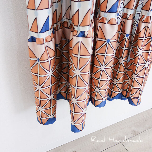 三角模様のリズム・コットンティアードマキシワンピース | iichi 日々の暮らしを心地よくするハンドメイドやアンティークのマーケットプレイス