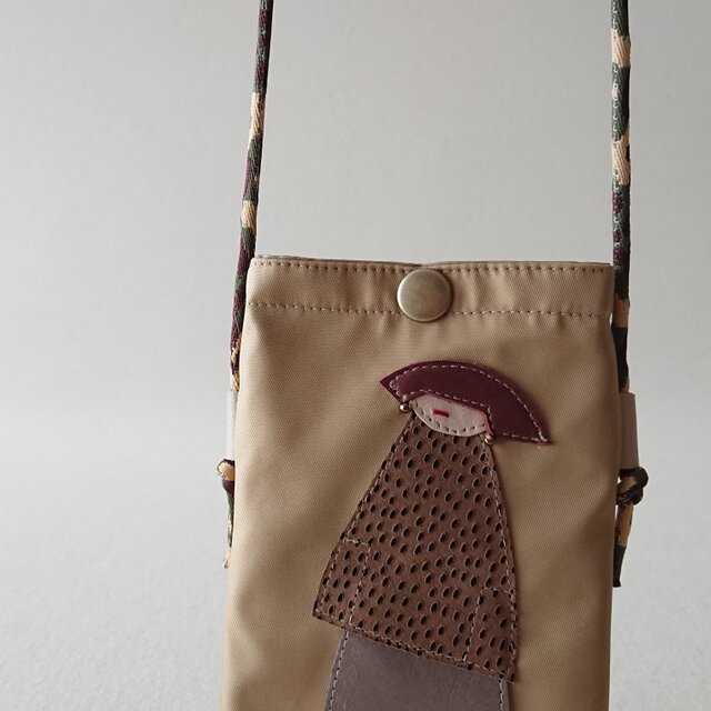 annco nylon mobile case [Camel] | iichi 日々の暮らしを心地よくするハンドメイドやアンティークのマーケットプレイス