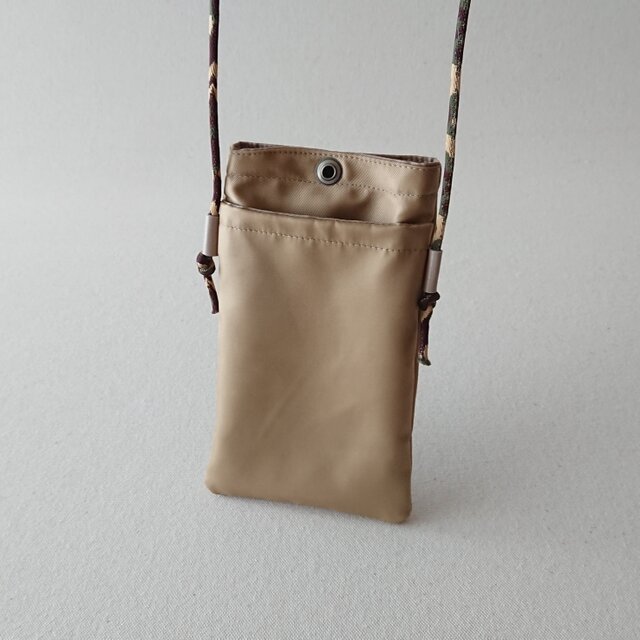 annco nylon mobile case [Camel] | iichi 日々の暮らしを心地よくするハンドメイドやアンティークのマーケットプレイス
