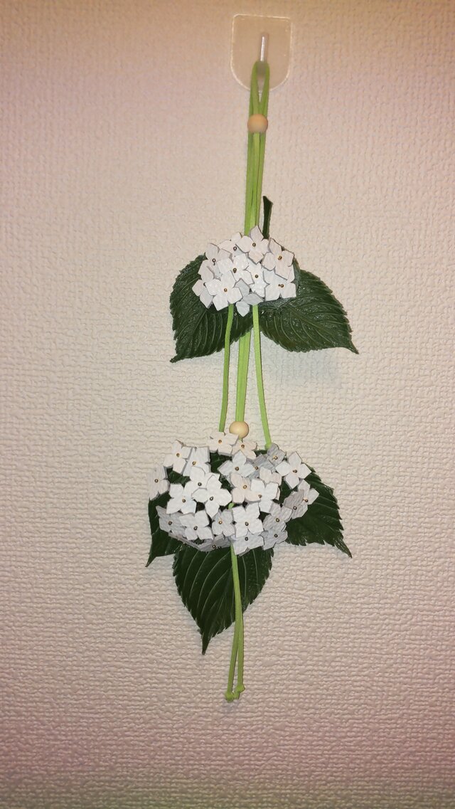 アジサイ バック、帽子チャーム | iichi 日々の暮らしを心地よくするハンドメイドやアンティークのマーケットプレイス