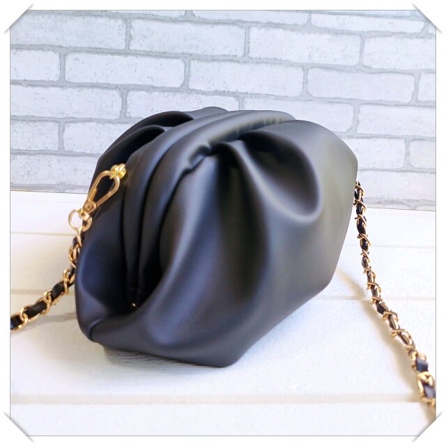 2way 合皮ニューム口金のポシェット | iichi 日々の暮らしを心地よくするハンドメイドやアンティークのマーケットプレイス