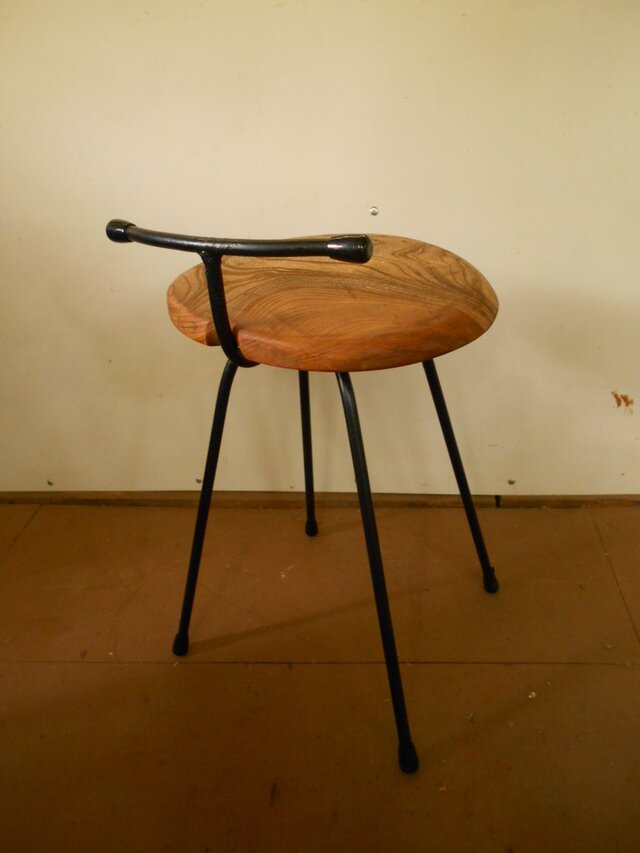 けやきアイアンカフェテーブルイスセット 06-15 | iichi 日々の暮らしを心地よくするハンドメイドやアンティークのマーケットプレイス